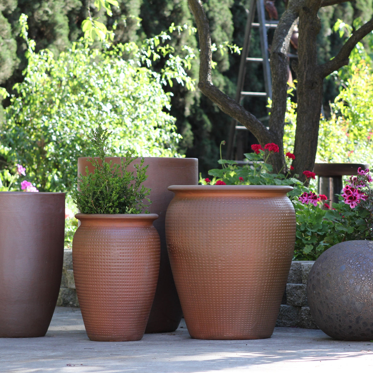 Organic Clay Planters – Handcrafted Garden Pots – PLANTATOREM
